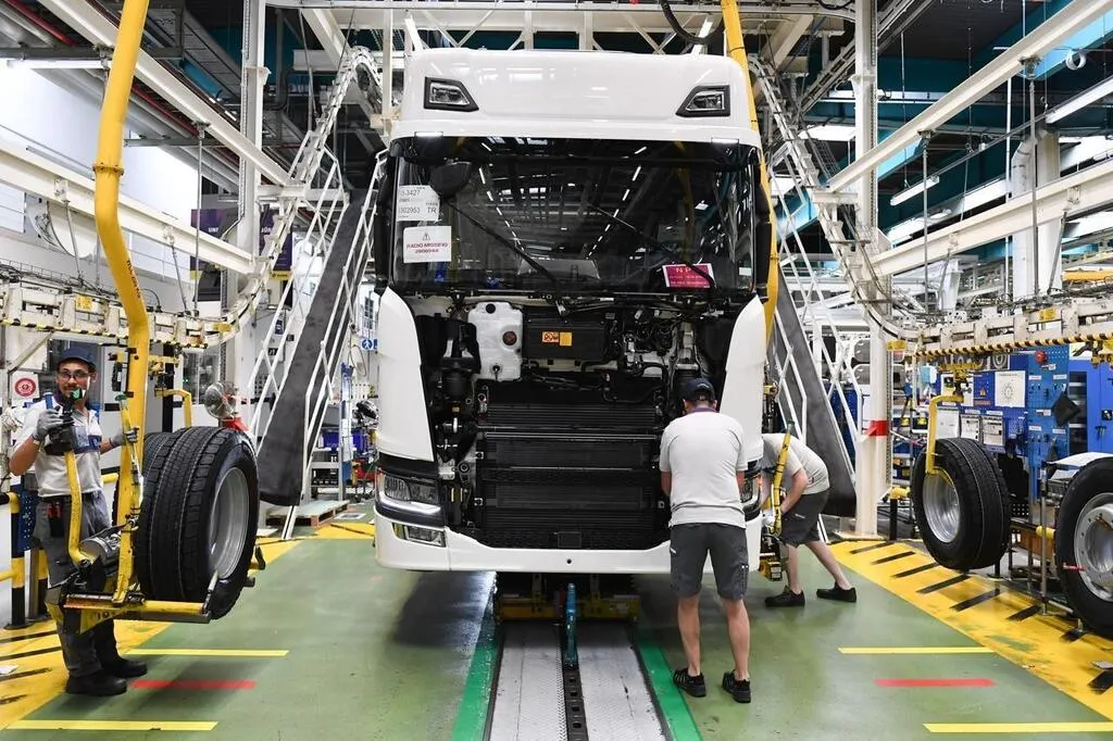 Explosion des volumes, passage aux 2x8 : Scania France appuie sur l ...