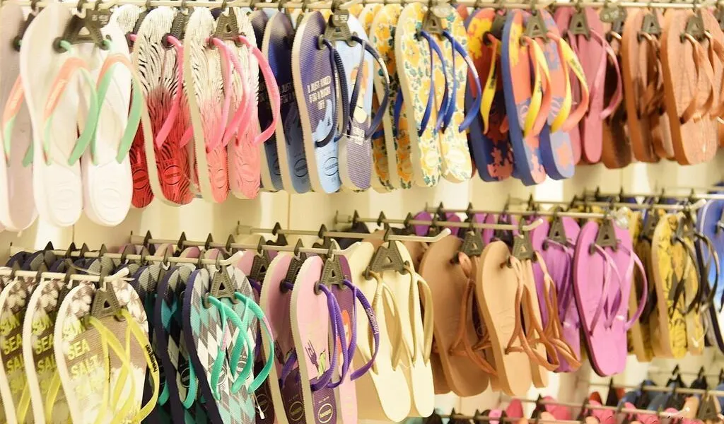 Le premier championnat du monde du lancer de tong individuel et en ...