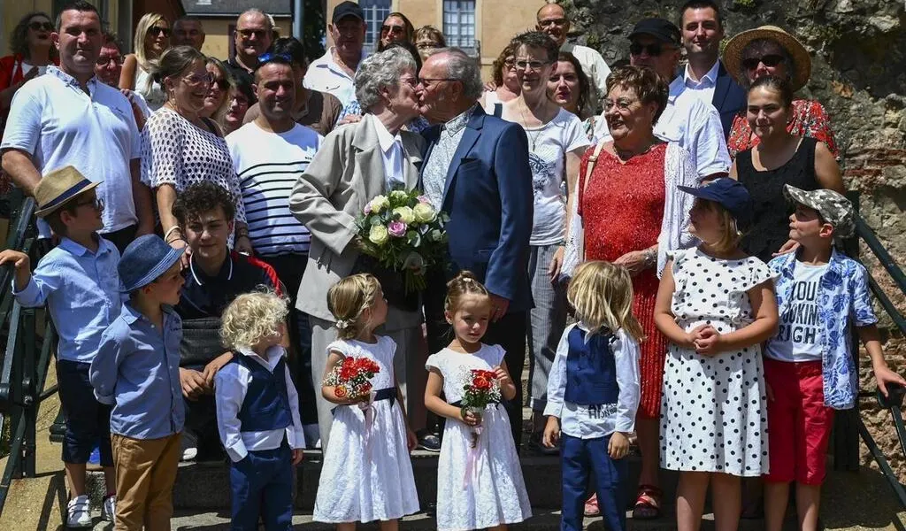 70 ans après leur mariage, ils renouvellent leurs vœux - Le Mans ...