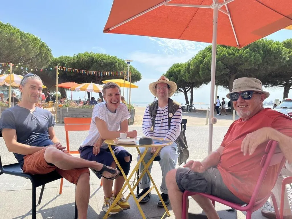 Saint-Nazaire. Sous les palmiers, la plage… les bouquins de Ludovic et ...