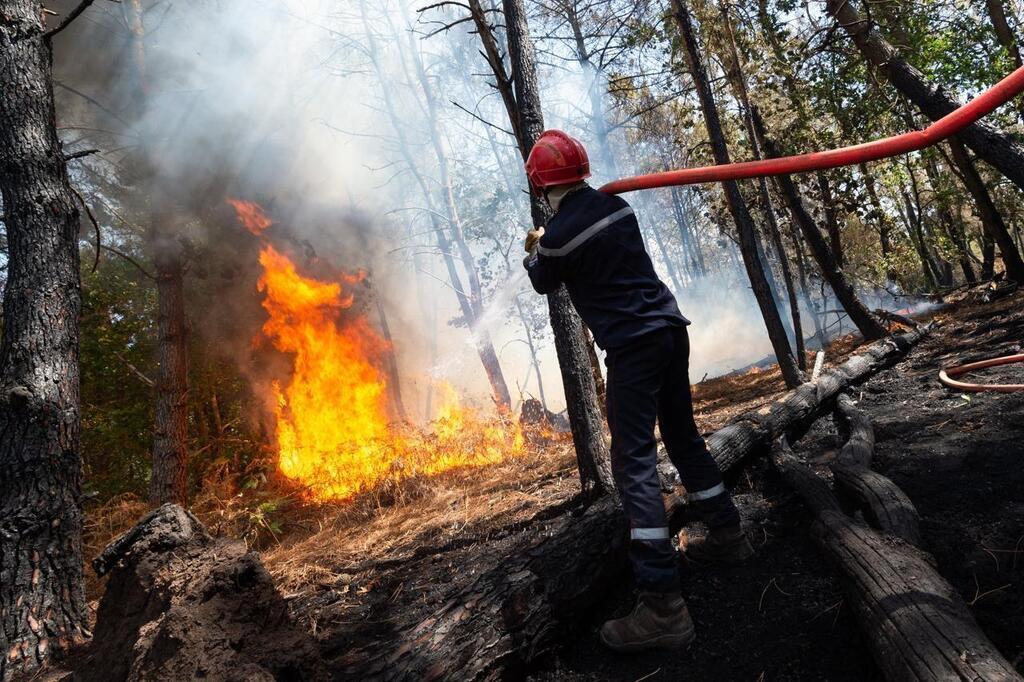 En Images Jour 2 Le Combat Des Pompiers Contre Les Incendies Dans La