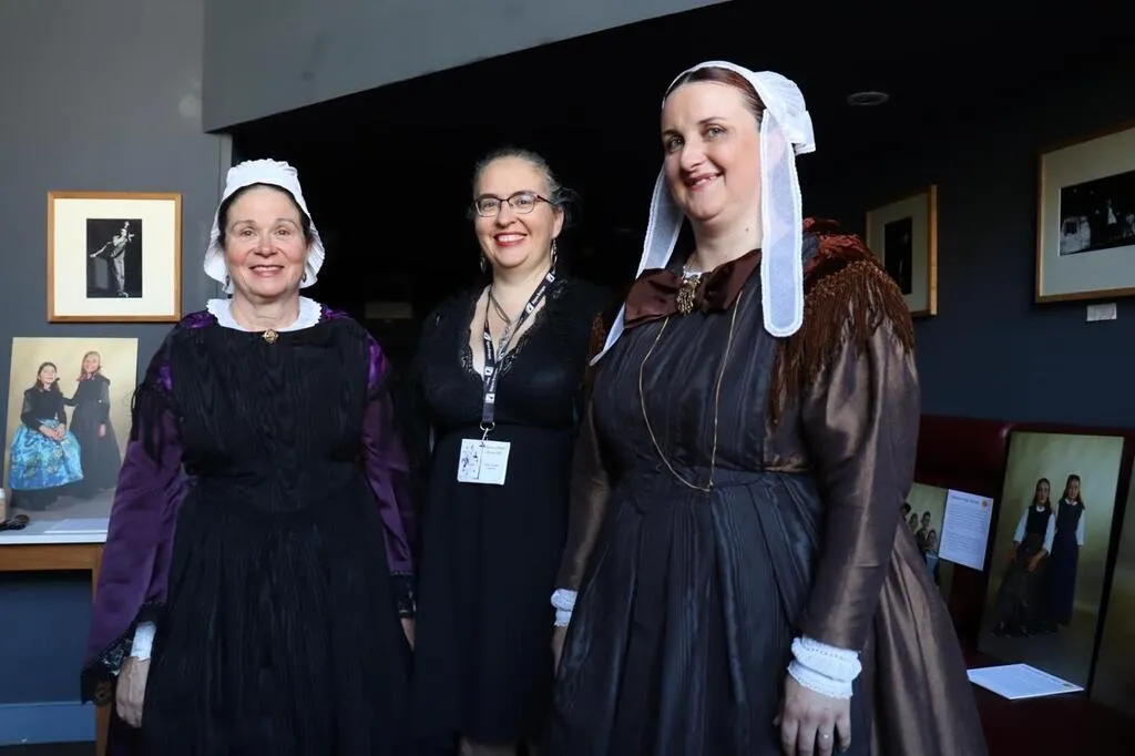 Saint-Loup à Guingamp. Les costumes du dimanche portent l’histoire de ...