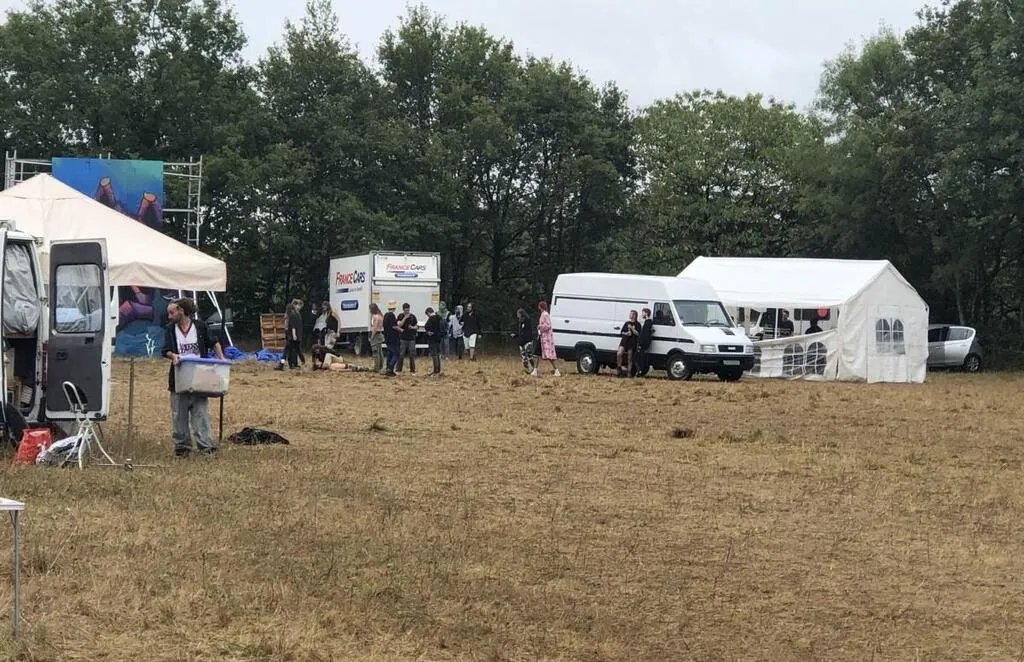 En Bretagne, un millier de teufeurs s’invitent dans une rave party au ...