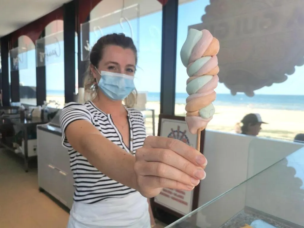 La Gui-Gui de Luc-sur-Mer, un incontournable de la Côte de Nacre - Caen ...