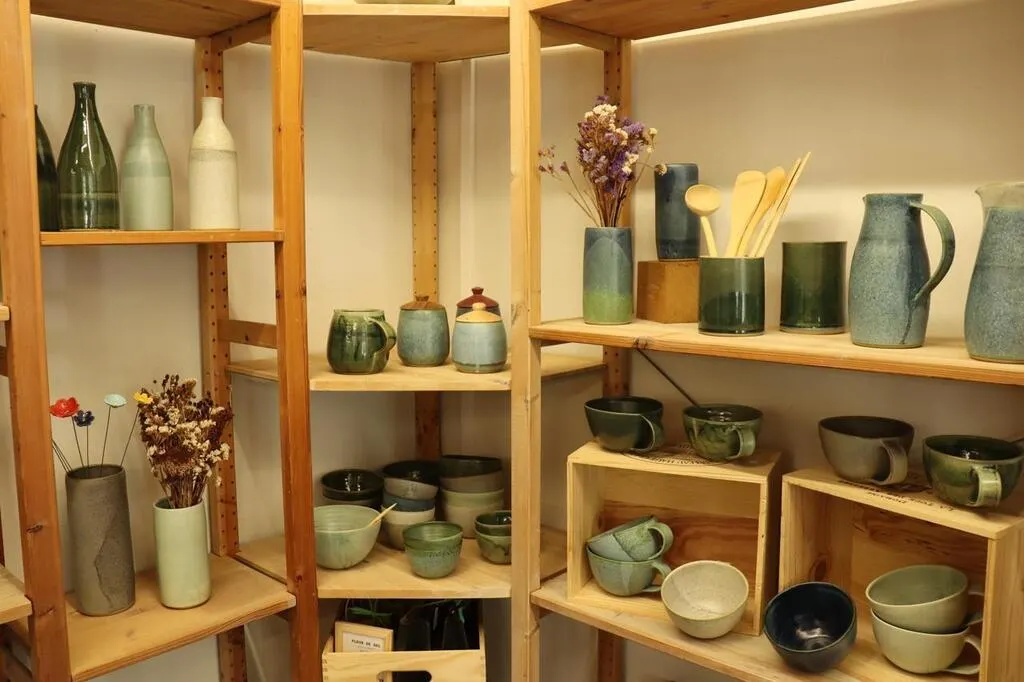 Centre Morbihan. À Guern, l’ancien moulin revit grâce aux poteries de ...