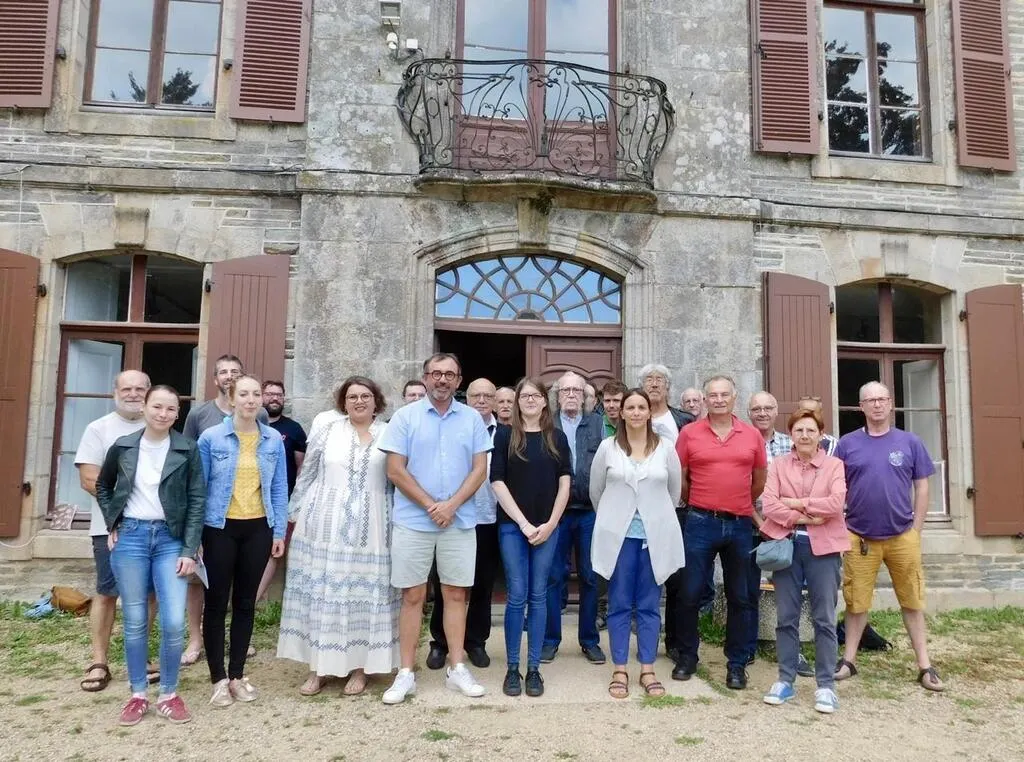 Gourin. La fête des Sonneurs fera vibrer le château de Tronjoly du 2 au ...