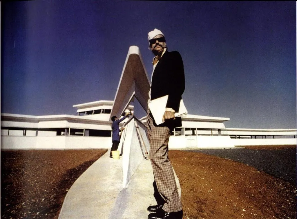 La Vendée célèbre l’artiste Georges Mathieu, à l’origine de l’usine en ...