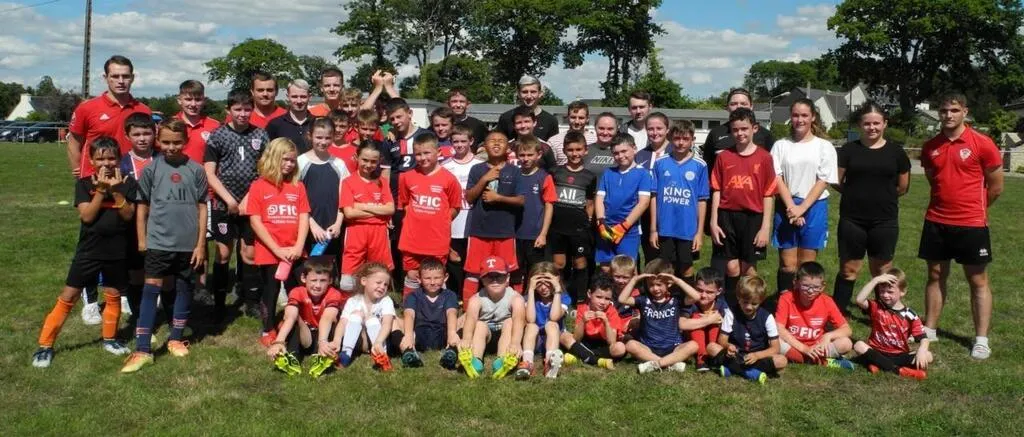 Cléden-Poher. L’école de football réunit une équipe féminine - Quimper ...