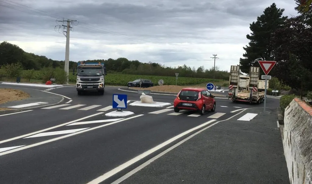 Monnières. Un nouveau rond-point au carrefour des Quatre-routes ...