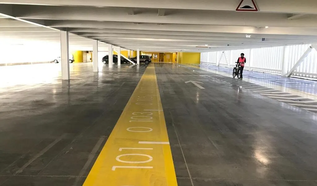 Près de Nantes. Pourquoi ces parkings relais si désirés sont désertés ...