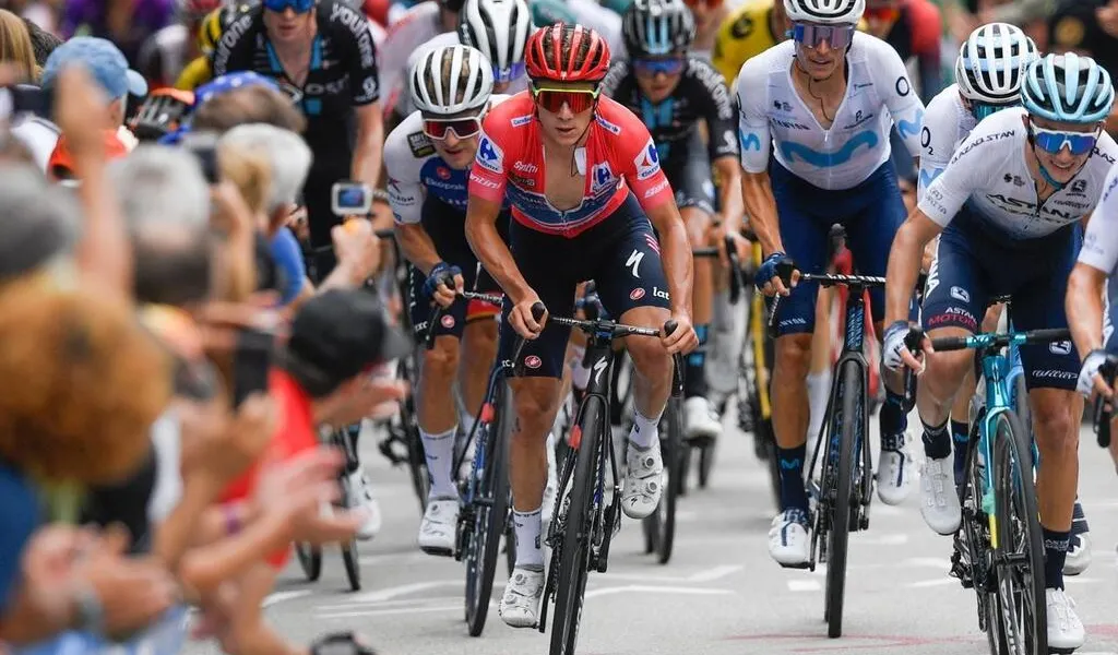 Vuelta 2022. Le classement général des coureurs et des équipes après la 20e étape . Sport ...