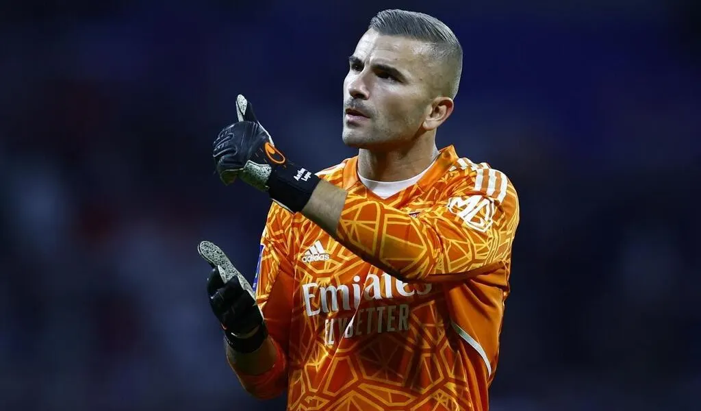 VIDÉO. L’incroyable parade d’Anthony Lopes sur un coup franc de Lionel ...