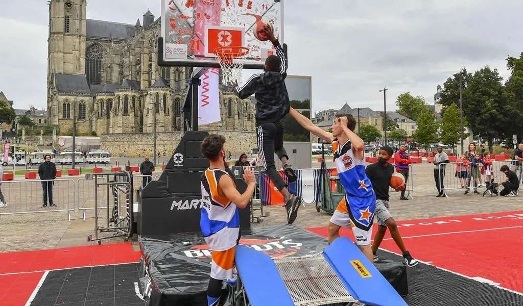 Le Mans. Cinq jours de rendez-vous : Forever Young, un trait d’union ...