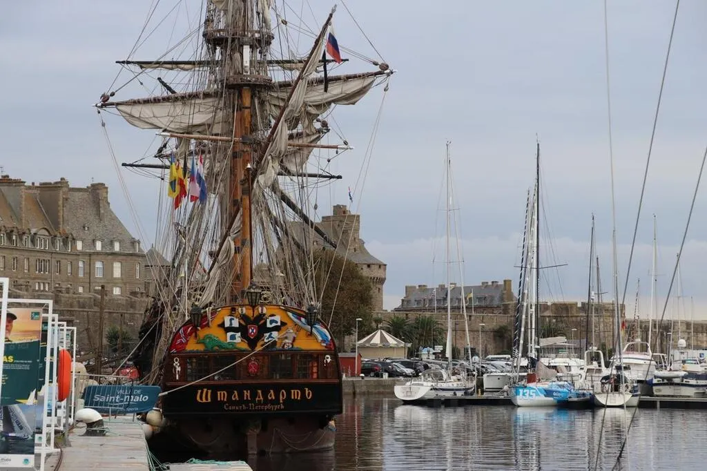 Saint-Malo. Marins russes et ukrainiens se côtoient sur cette frégate ...