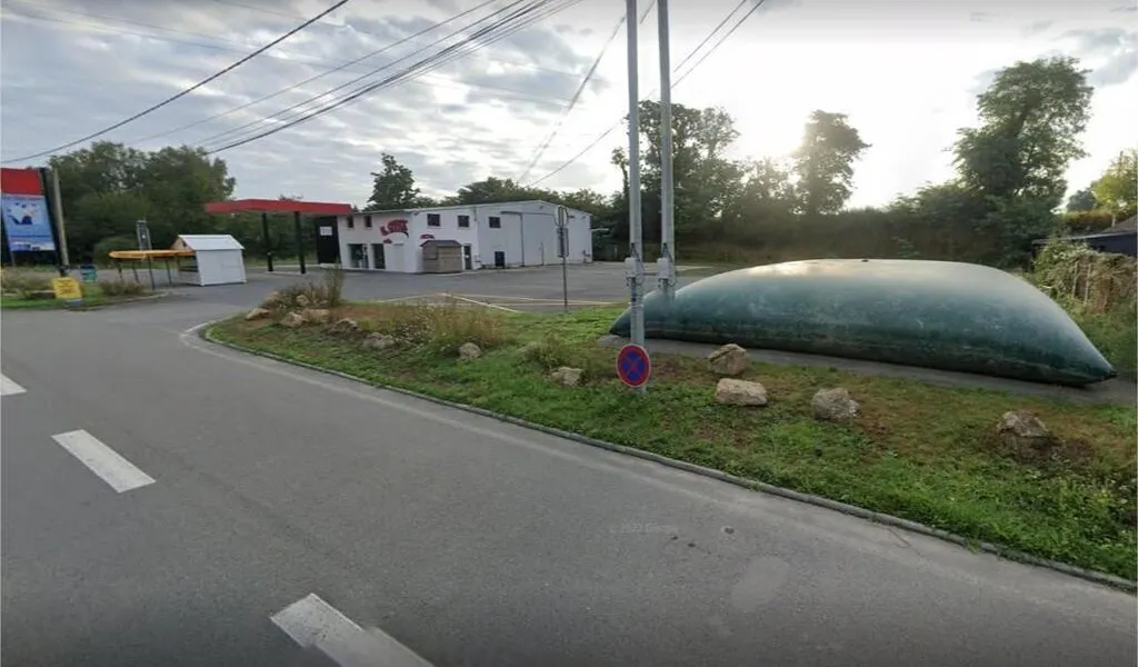 Un maire vide une réserve de 120 000 l d’eau des pompiers pour la ...