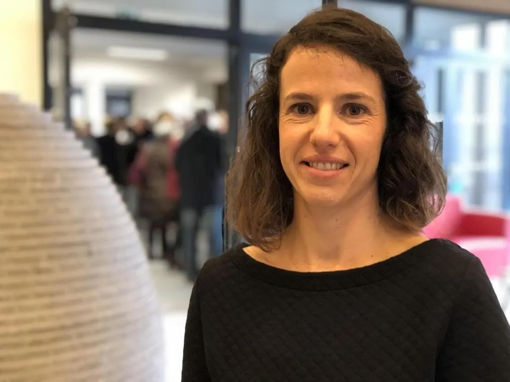 Julie Cottenceau est la nouvelle directrice de l’hôpital de Carhaix ...