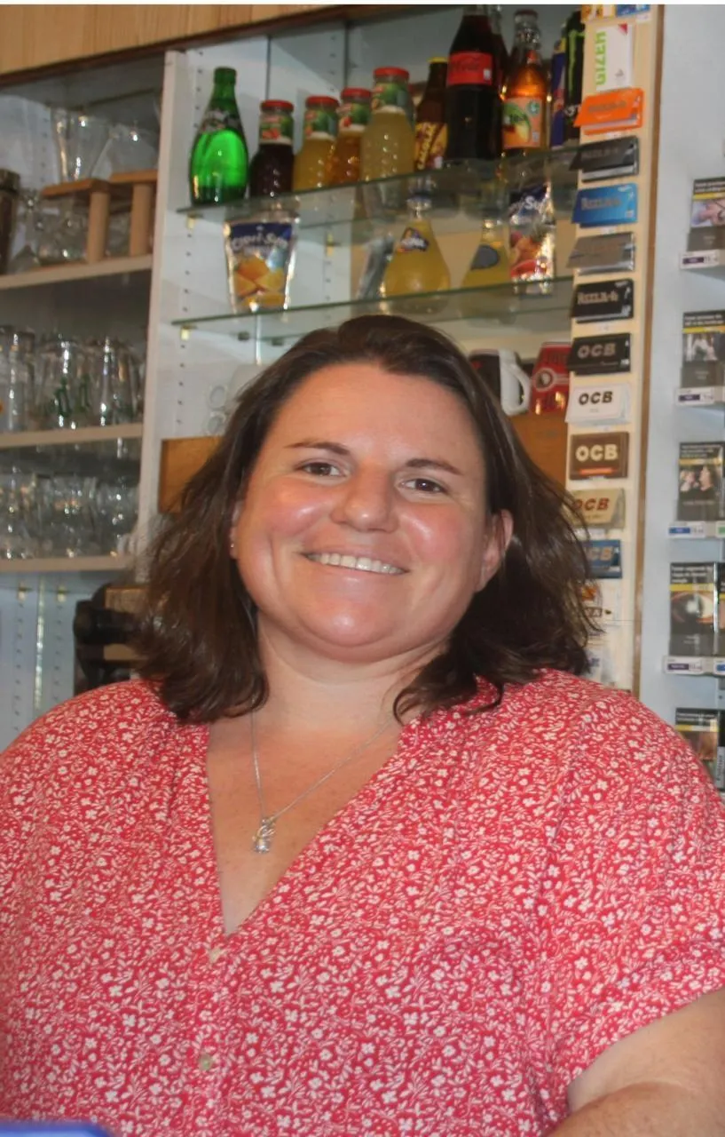 Saint-Lumine-de-Coutais. Aurore, nouvelle gérante du bar tabac presse ...