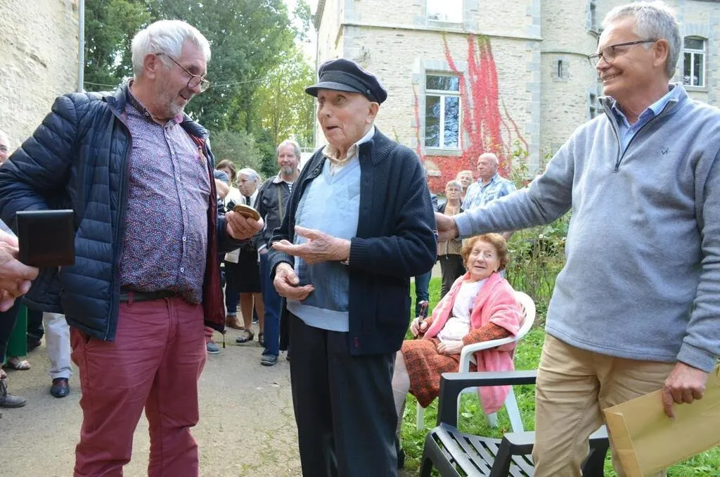 Louis Martin, qui a été maire de Quévert de 1971 à 2001, fête ses 100 ...