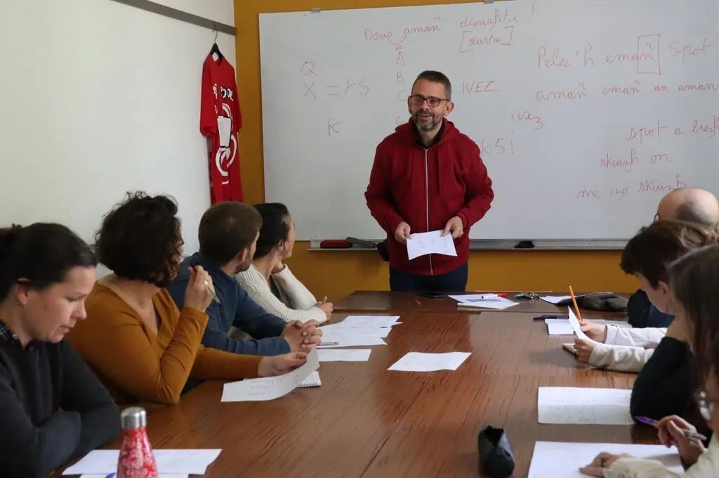 Guingamp. Quand les parents retournent à l’école pour apprendre le ...