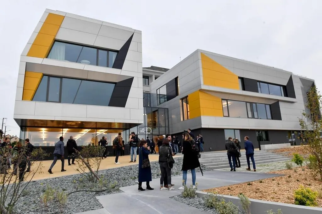 EN IMAGES. À Laval, le pôle culturel Le Quarante se dévoile pour ...