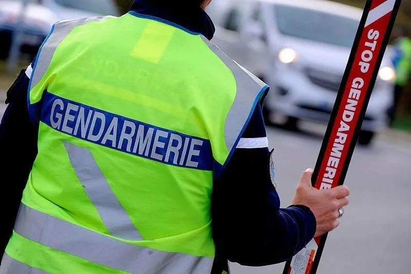À Villedieu-les-Poêles, burns en voiture, menaces et violence, il est ...