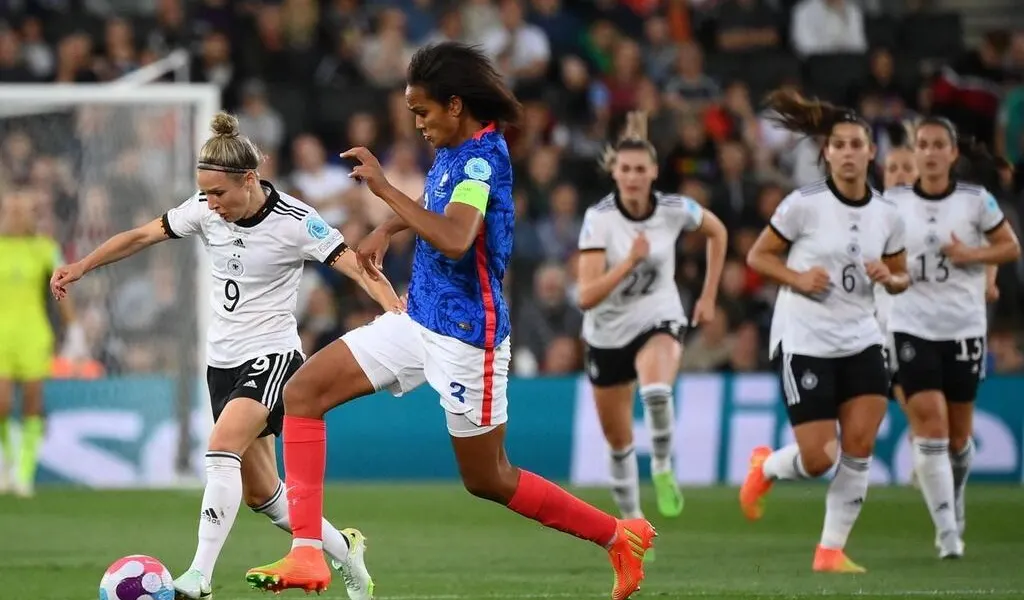 L’UEFA a reçu 4 candidatures pour organiser l’Euro féminin 2025, dont ...