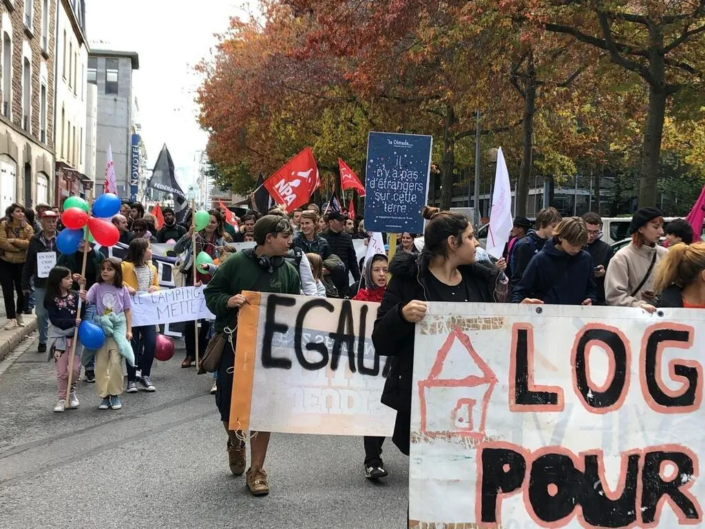 « Plus aucun enfant à la rue », 300 personnes interpellent les pouvoirs ...