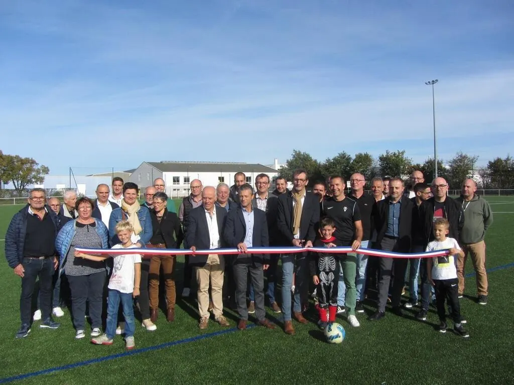 Saint-Fulgent. Le nouveau terrain de football synthétique intercommunal a été inauguré - La ...