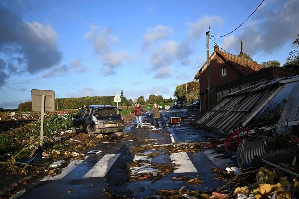 Tornades dans les Hauts-de-France : un enfant blessé, des centaines de maisons endommagées ...