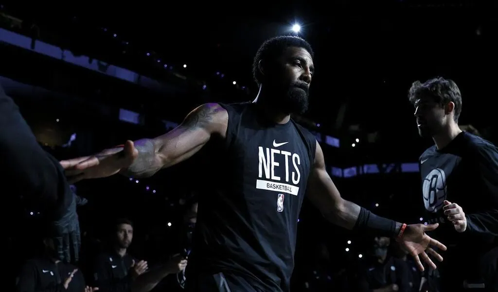 NBA. « Je respecte toutes les religions » : Kyrie Irving se défend de ...