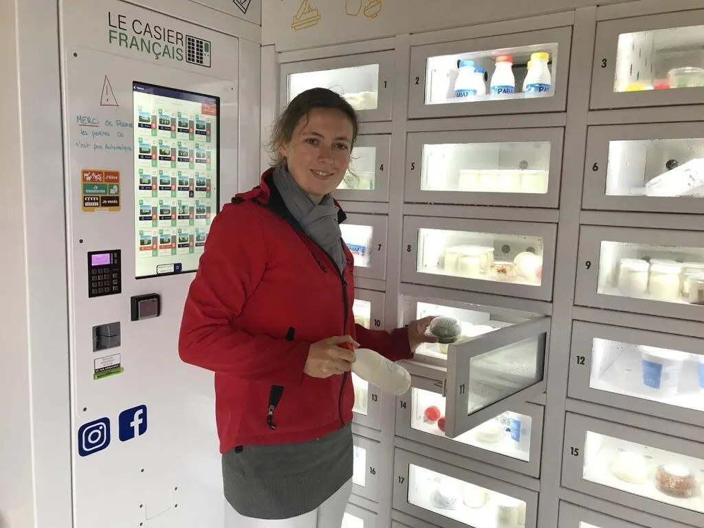 VIDÉO. Dans cette ferme laitière près de Brest, yaourts, beurre et ...