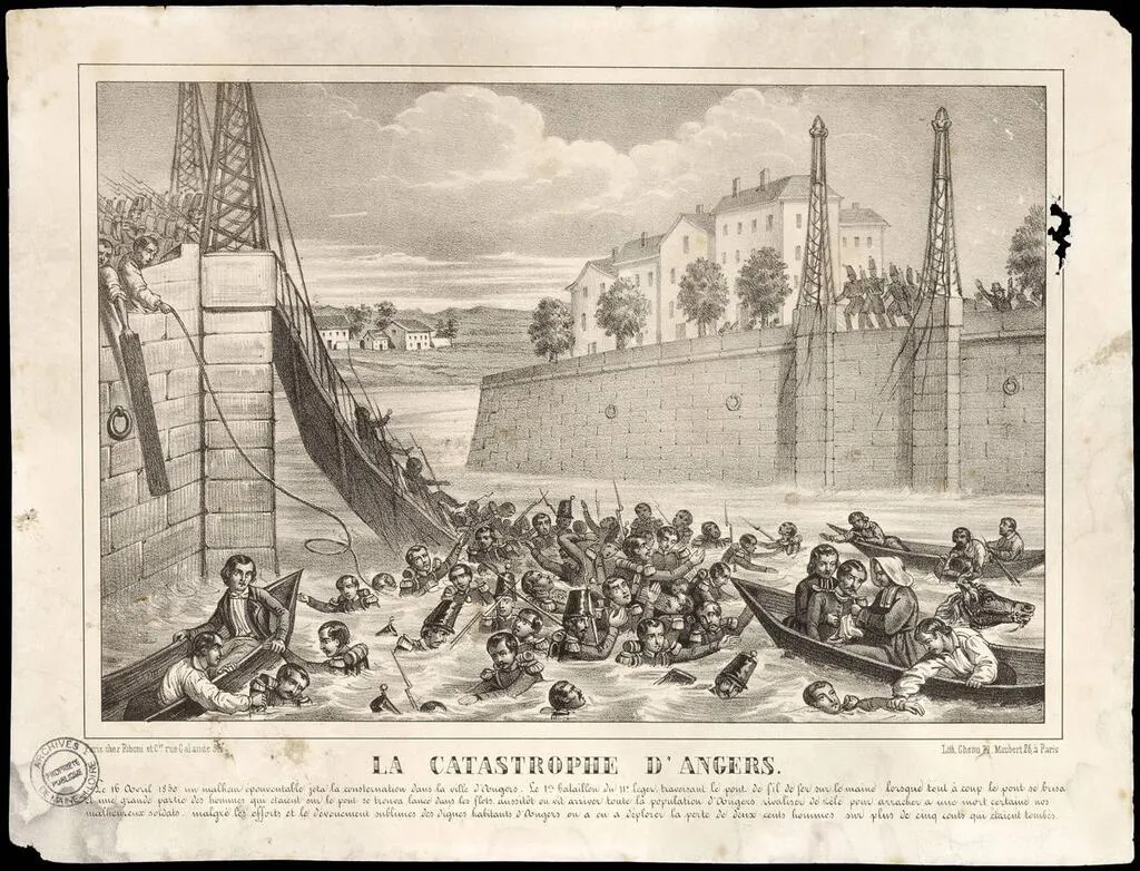 À Angers, cette colonne rend hommage aux 226 morts du pont de la Basse ...