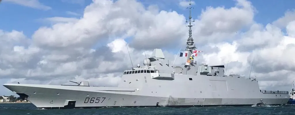 Bientôt livrée, la dernière frégate Fremm a quitté Lorient - Redon ...