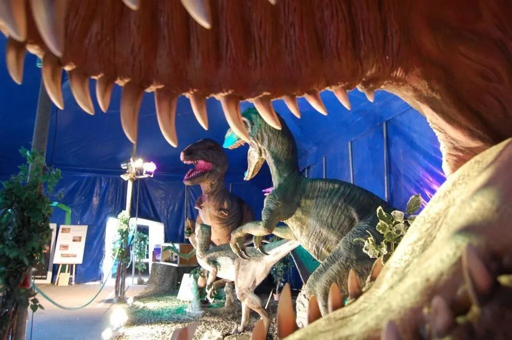 Une trentaine de dinosaures exposés jusqu’à dimanche aux Sablons - Le ...