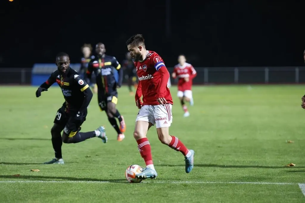 Football. National : Cholet a su être rigoureux et organisé lors de son ...
