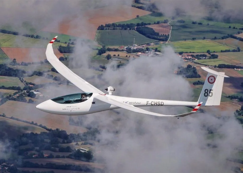 Pour le jeune pilote d’aviation d’affaires Adrien Dubreuil, «voler est ...