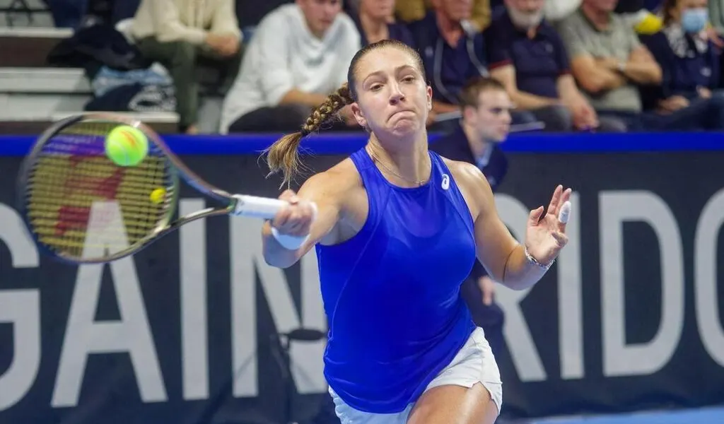 Tennis. BJK Cup : Diane Parry double la mise aux forceps pour les ...