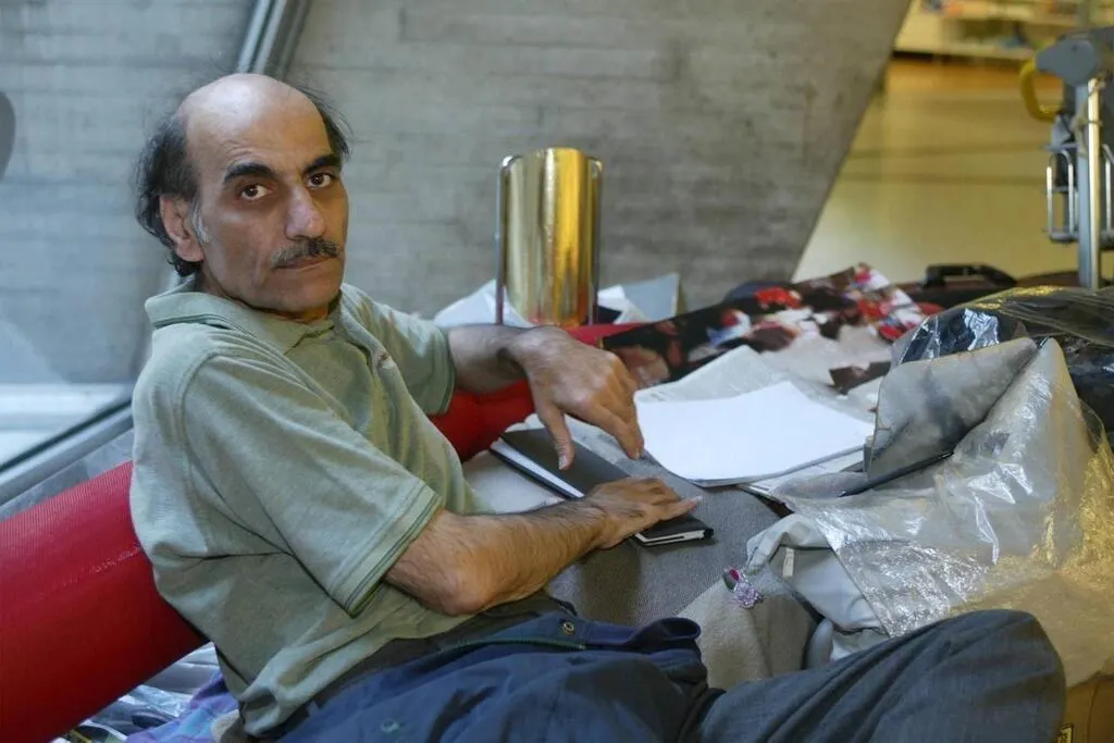 Il avait passé 18 ans à l’aéroport de Roissy : le SDF qui a inspiré ...