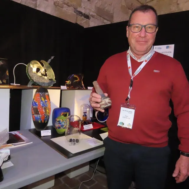 Le Salon du verre a réuni 46 exposants dans les greniers à sel de ...