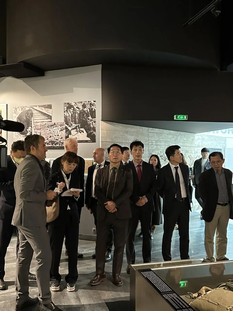 Une visite au Mémorial de Caen pour enrichir le musée du Débarquement ...