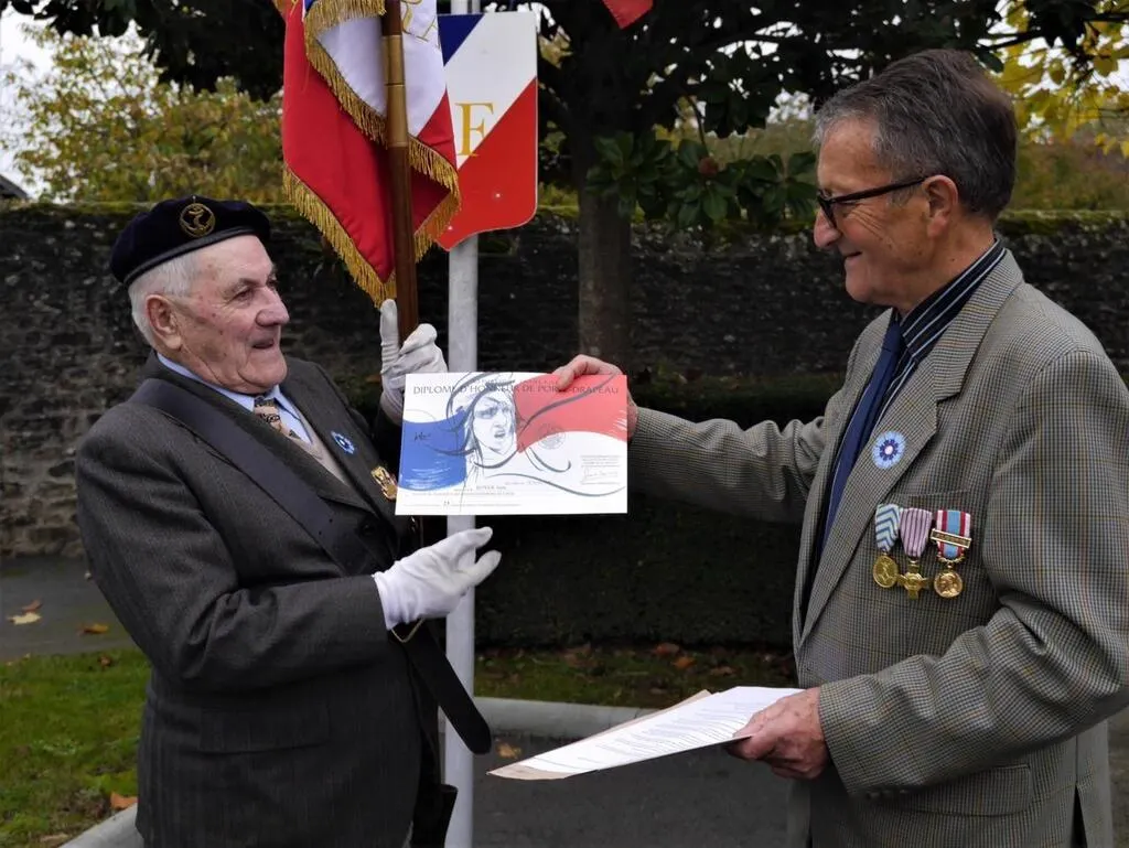 Lonrai. Après «une vie exemplaire de labeur», Jean Royer, porte-drapeau ...