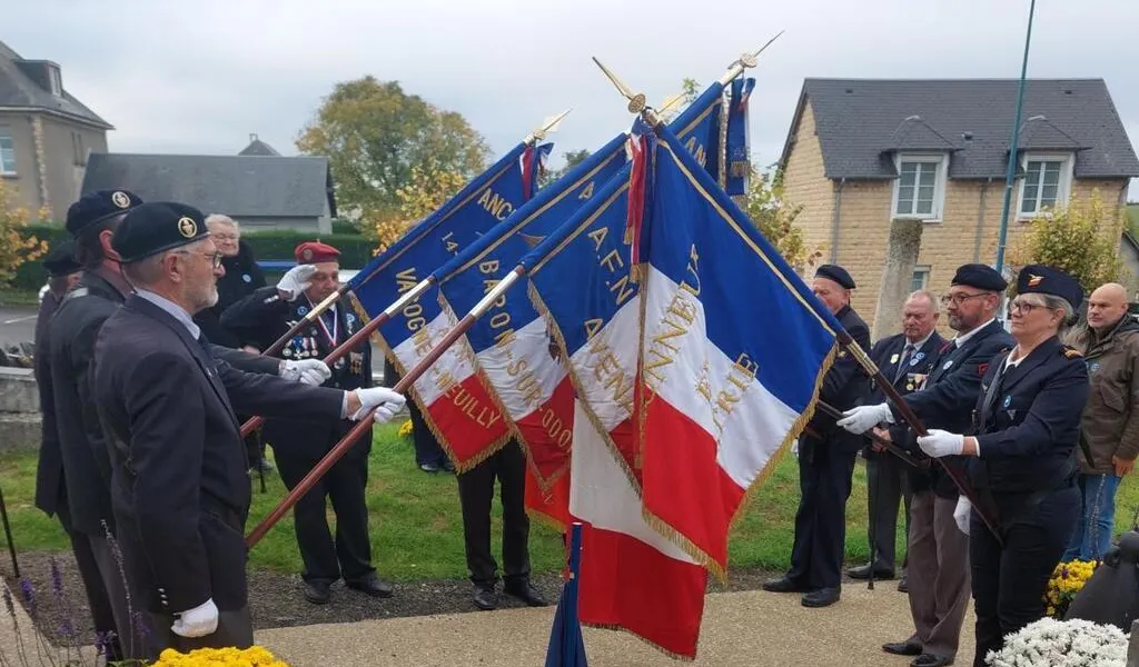 Esquay-Notre-Dame. Une gerbe de fleurs pour commémorer le 11 Novembre ...