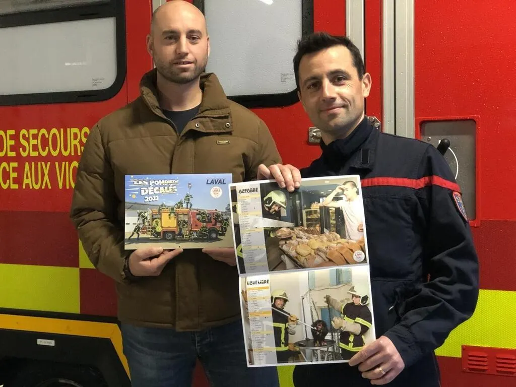Dans leur calendrier 2023, les pompiers de Laval se mettent en scène avec leur matériel - Laval ...