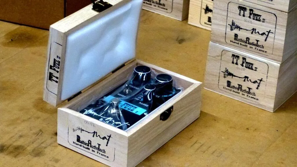 Conçues au Mans, les pédales de guitare de Mathieu Mathis s’exportent ...