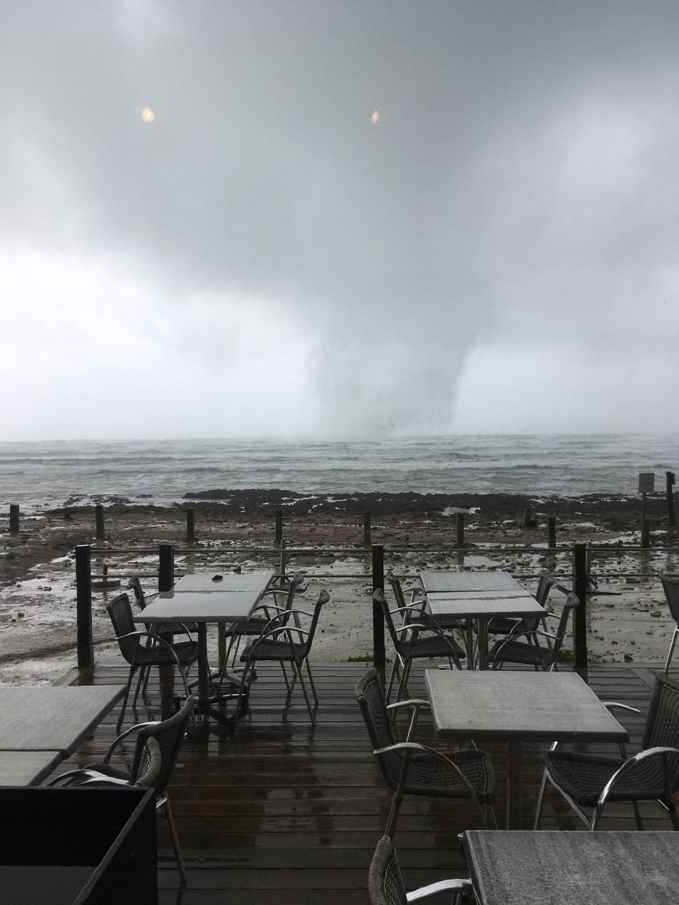 « Une petite apocalypse » : une tornade endommage une dizaine de ... « Une petite apocalypse » : une tornade endommage une dizaine de ...