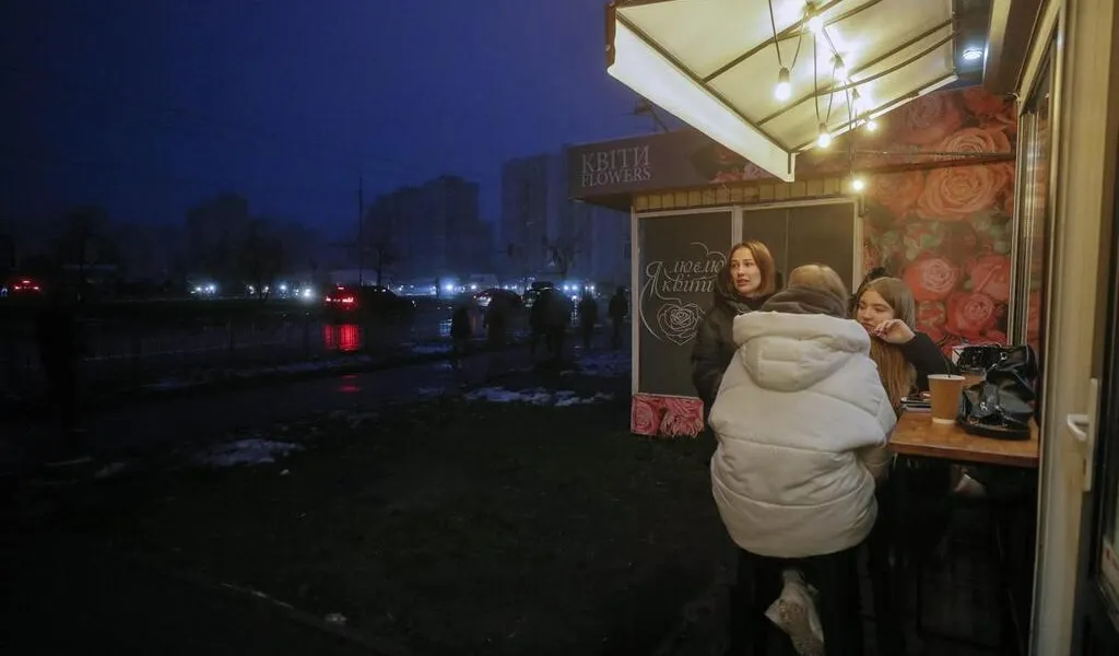 « Venez, on a de l’électricité » : comment on survit dans Kiev, privée ...