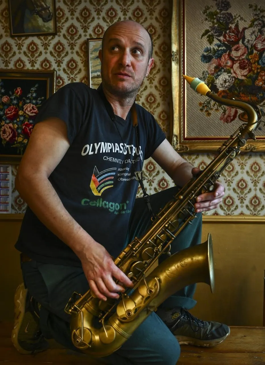 PORTRAIT. Cédric Thimon, saxophoniste, improvisera au Mans : « La fête ...
