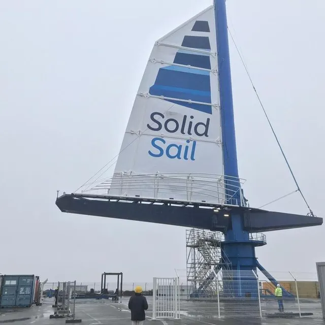 Aux Chantiers de l’Atlantique, la voile rigide Solid Sail réalisée en ...