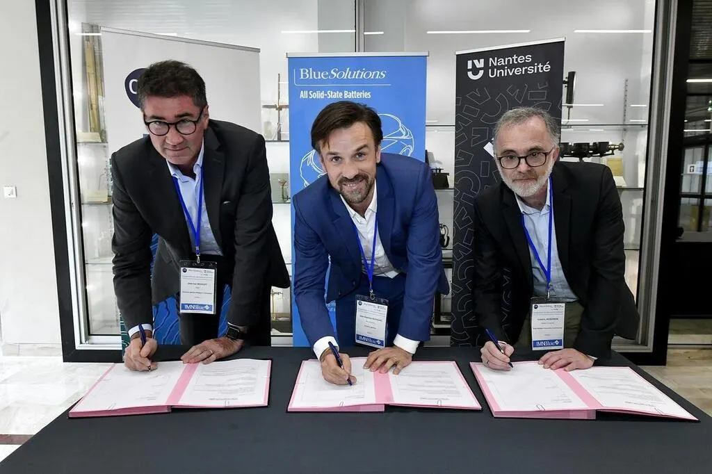 Le groupe Bolloré multiplie les recherches pour se relancer dans les ...