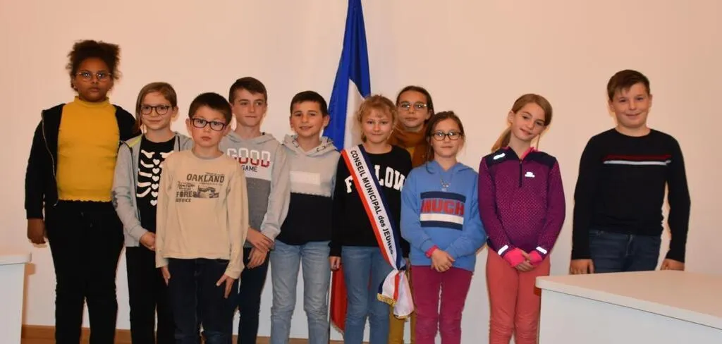 Vivy. Le nouveau Conseil municipal des enfants installé à Vivy - Angers ...